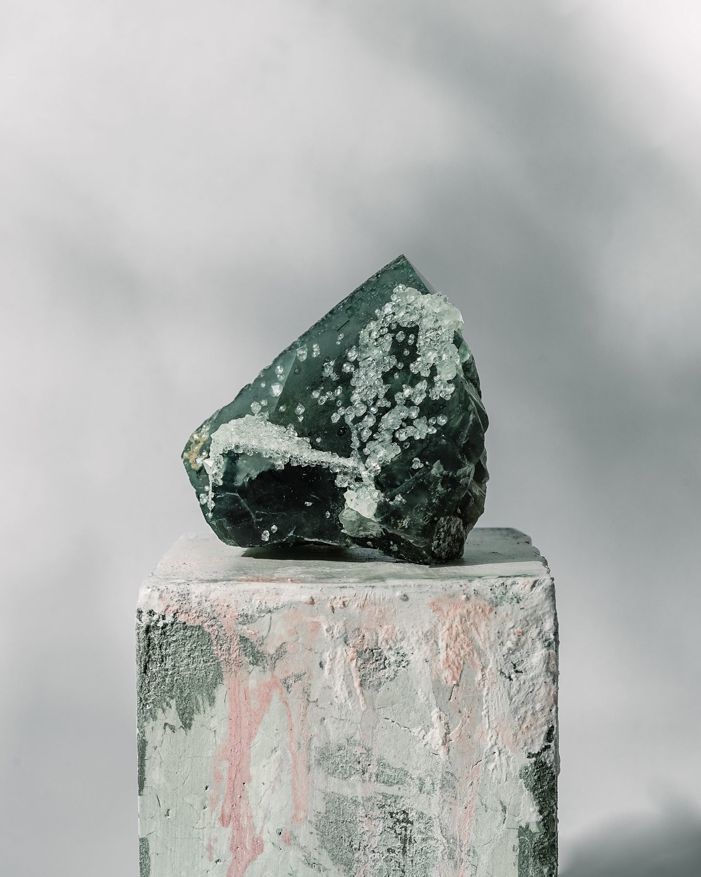 Nigerian Fluorite with Quartz – WORLD OF MYŌTH